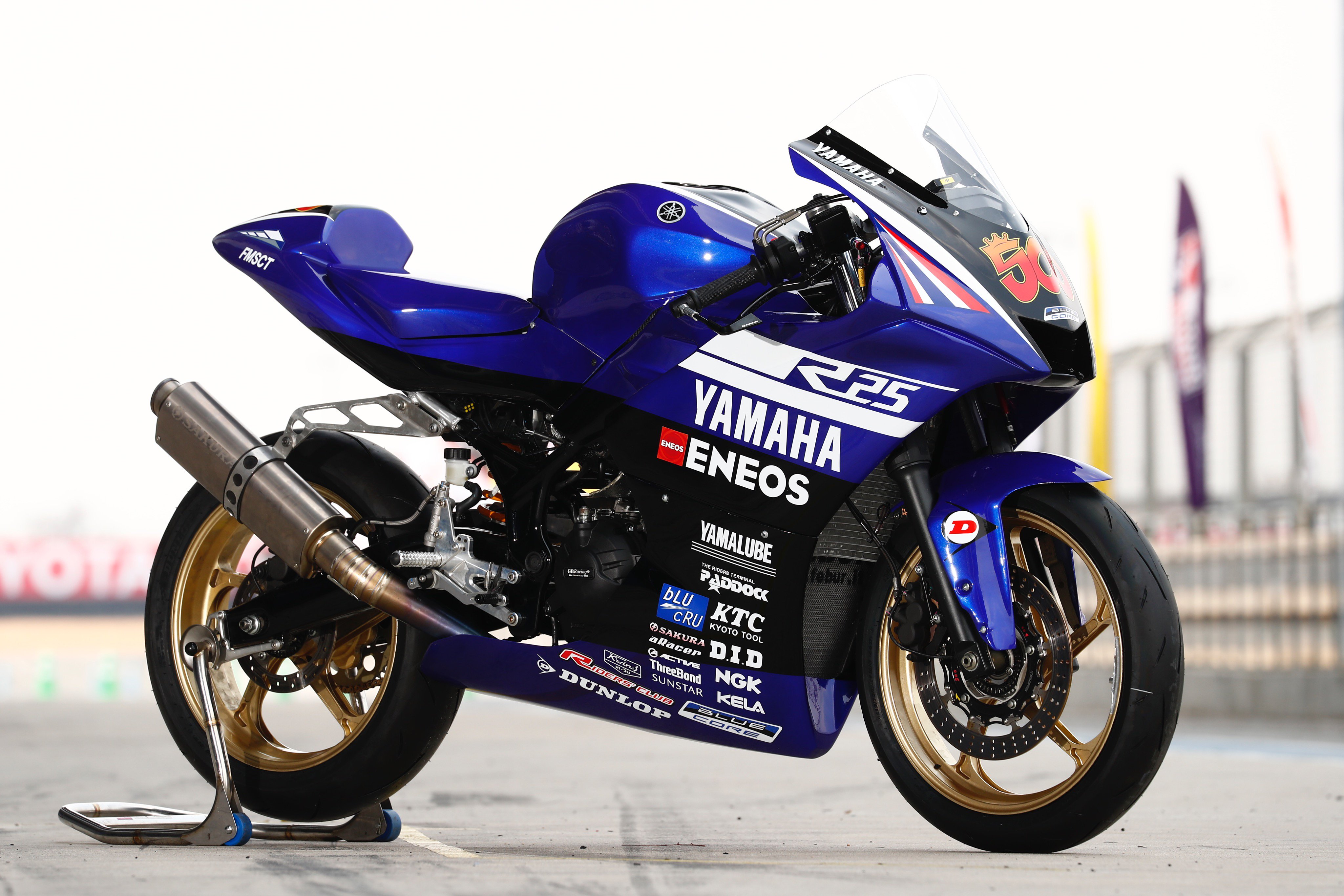 Melihat Yamaha YZF-R25 Thailand ARRC AP250 Yang Full Color - TMCBlog.com