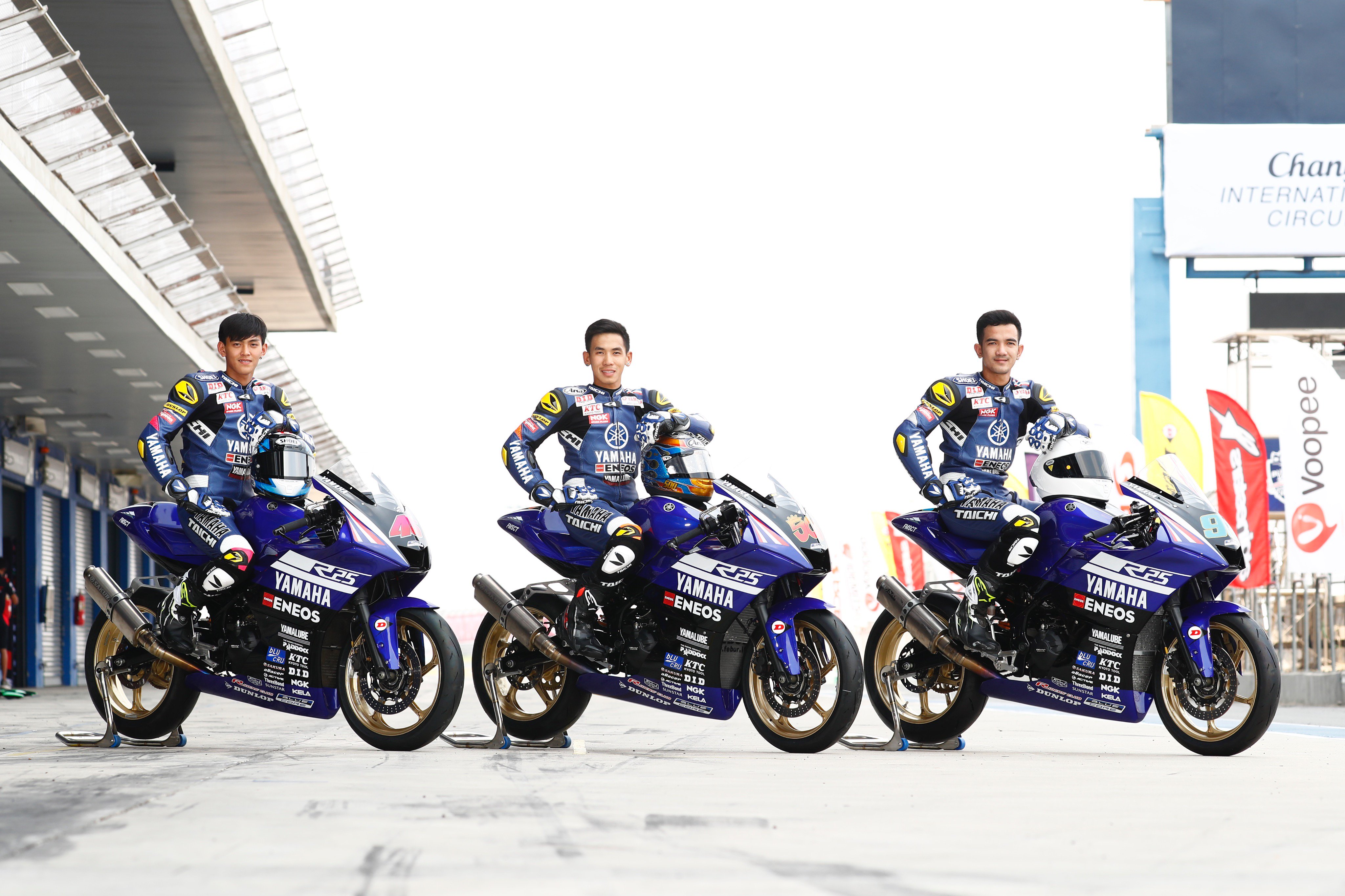 Melihat Yamaha YZF-R25 Thailand ARRC AP250 Yang Full Color - TMCBlog.com
