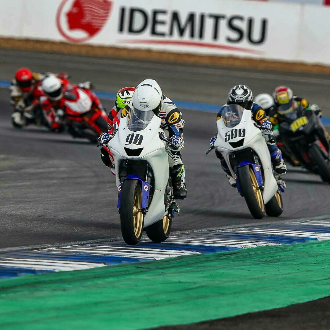 Melihat Yamaha YZF-R25 Thailand ARRC AP250 Yang Full Color - TMCBlog.com
