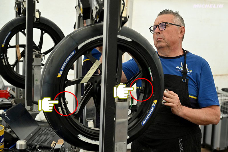 [Tech Talk] MotoGP pakai velg dengan dua pentil udara . . Ini dia ...