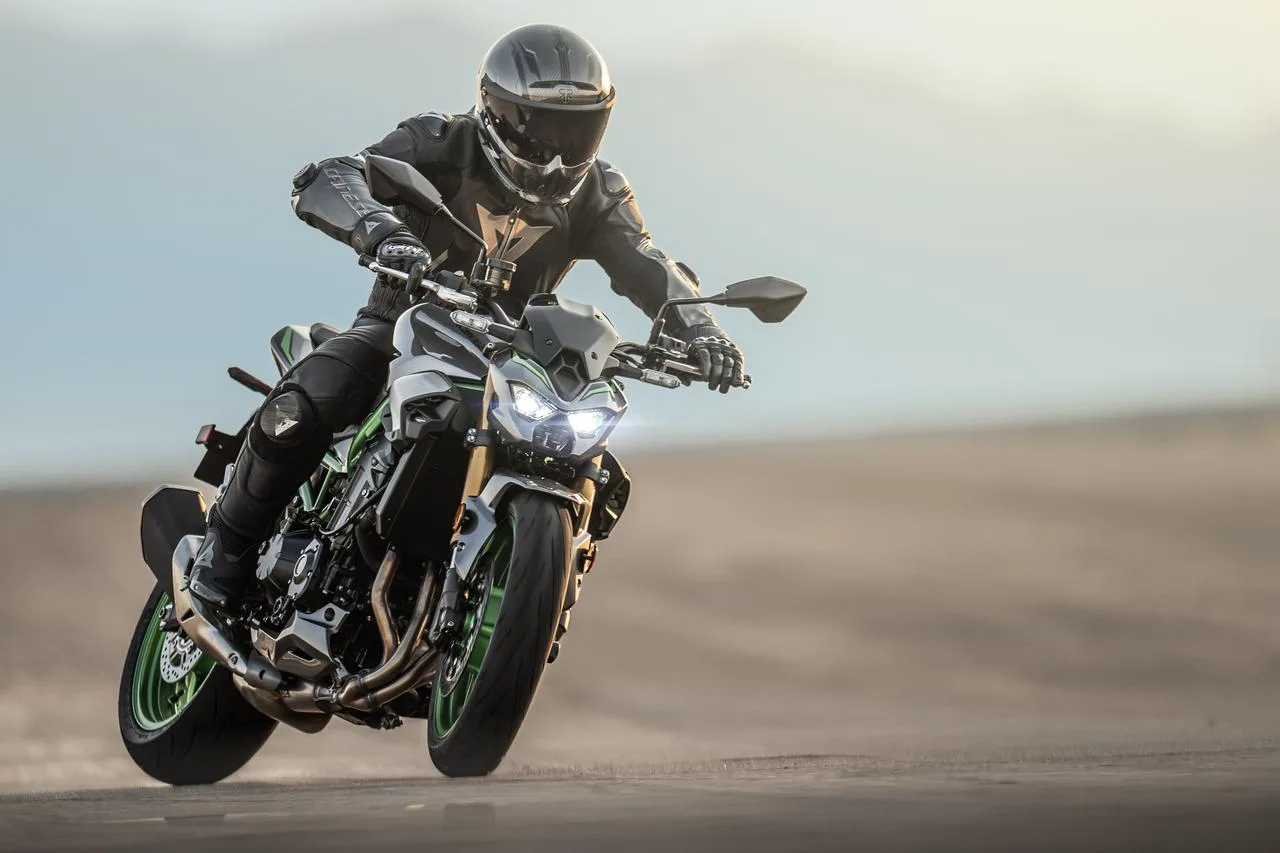 Kawasaki Luncurkan Z900SE "Sugomi" Terbaru Bermuka Bengis !! - TMCBlog.com