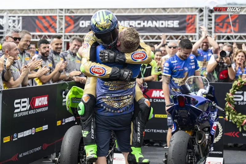 Dengan New Yamaha R9, Stefano Manzi Juara Dunia FIM Supersport 2025 ...