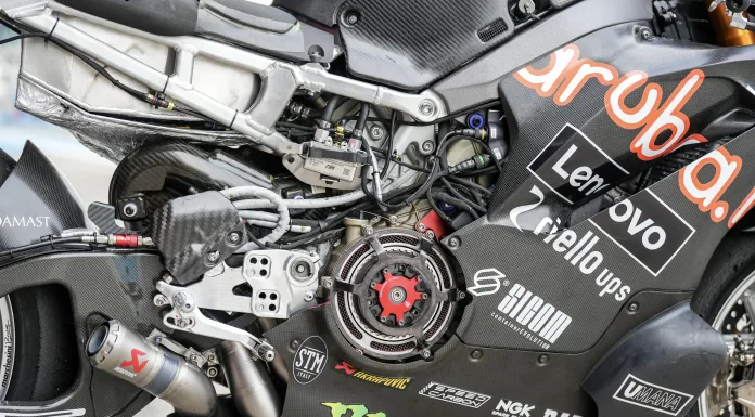 Deep Dive: Bedah Teknis Ducati Panigale V4 R 2026, Apa Saja yang ...